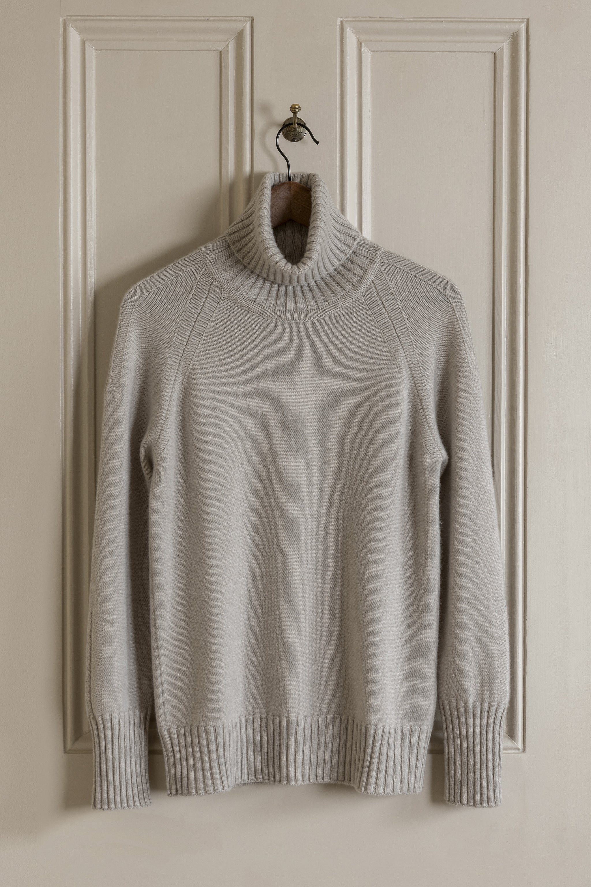 Women's 100% Cashmere Roll Neck Sweater in Natural beige